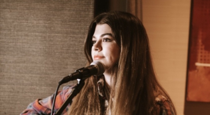 New Artist Spotlight: Xoe Miles – Pop Blitz Magazine